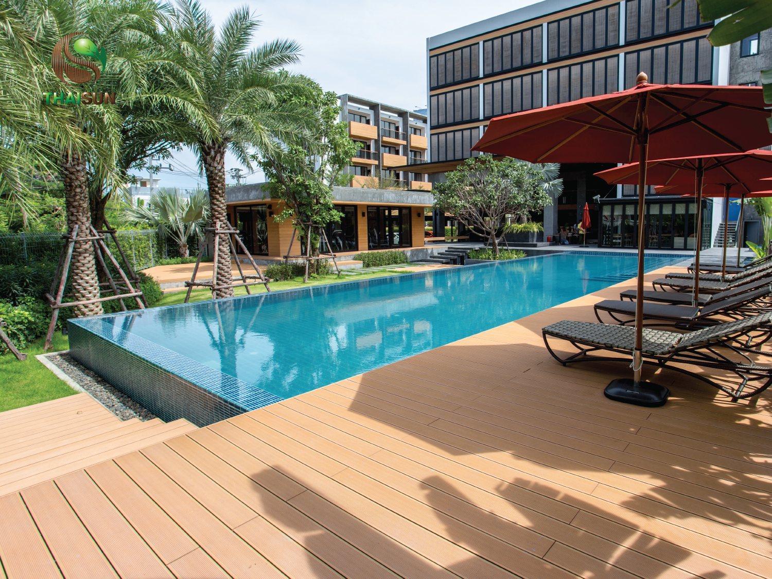 โรงแรม Silver Plam ศรีนครินทร์ - Thaisun ไม้เทียม พื้นไมเทียม